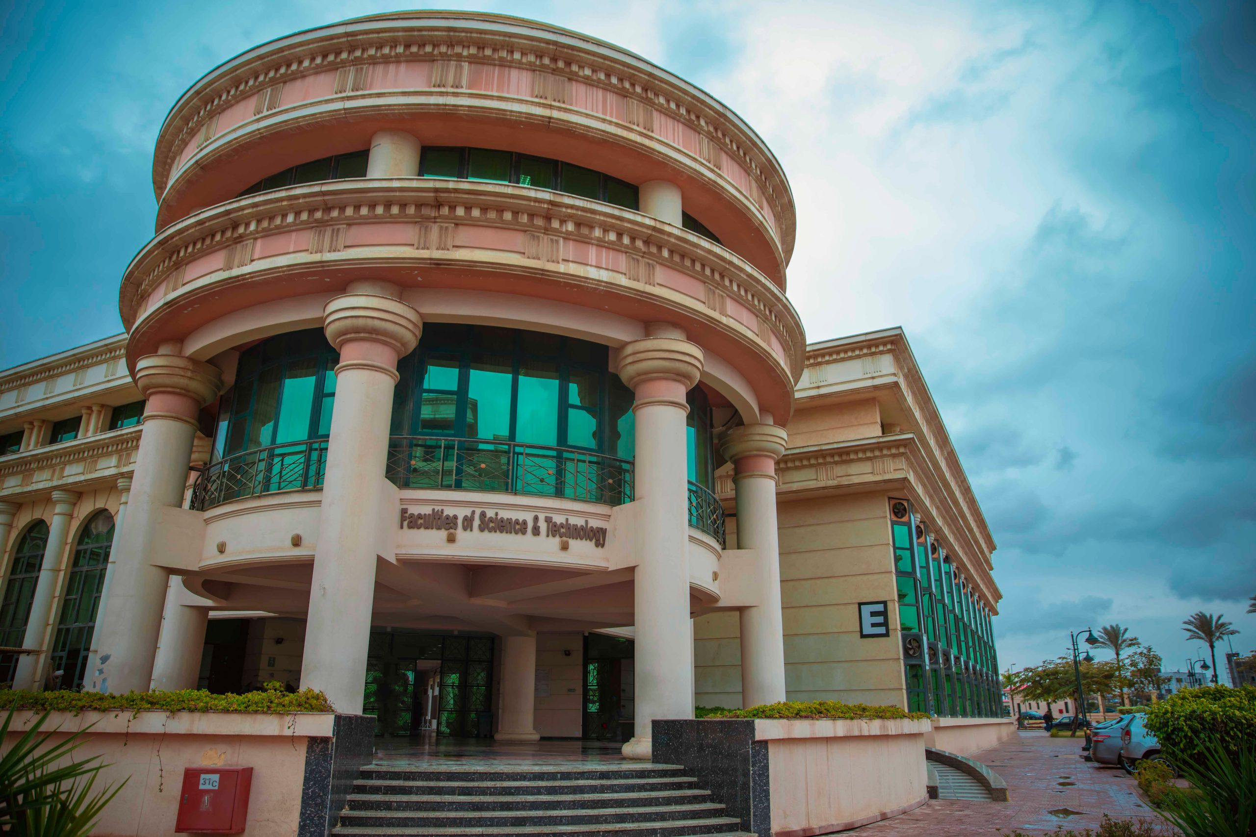 Campus Tour Outdoors & Indoors – October University for Modern Sciences ...